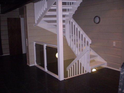 Puuportaat, portaita - Forssan Puutyö - Portaat - Tarjousportaat